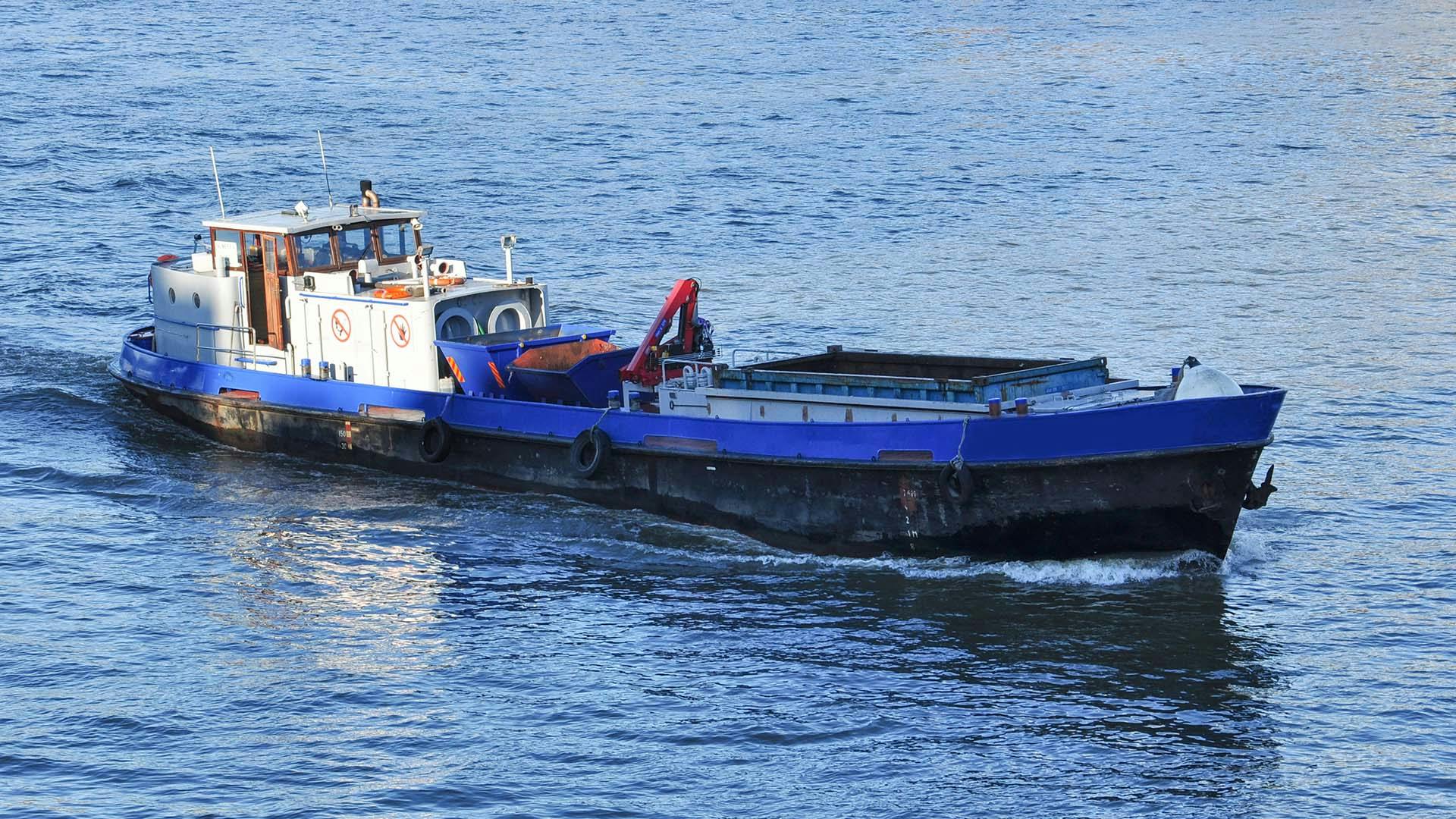 fish barge.jpg?format=jpg&quality=80&width=960&height=540&ratio=16-9 ...