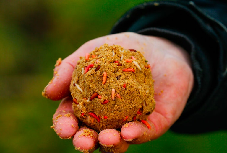 5 great ways to feed groundbait | Angling Times