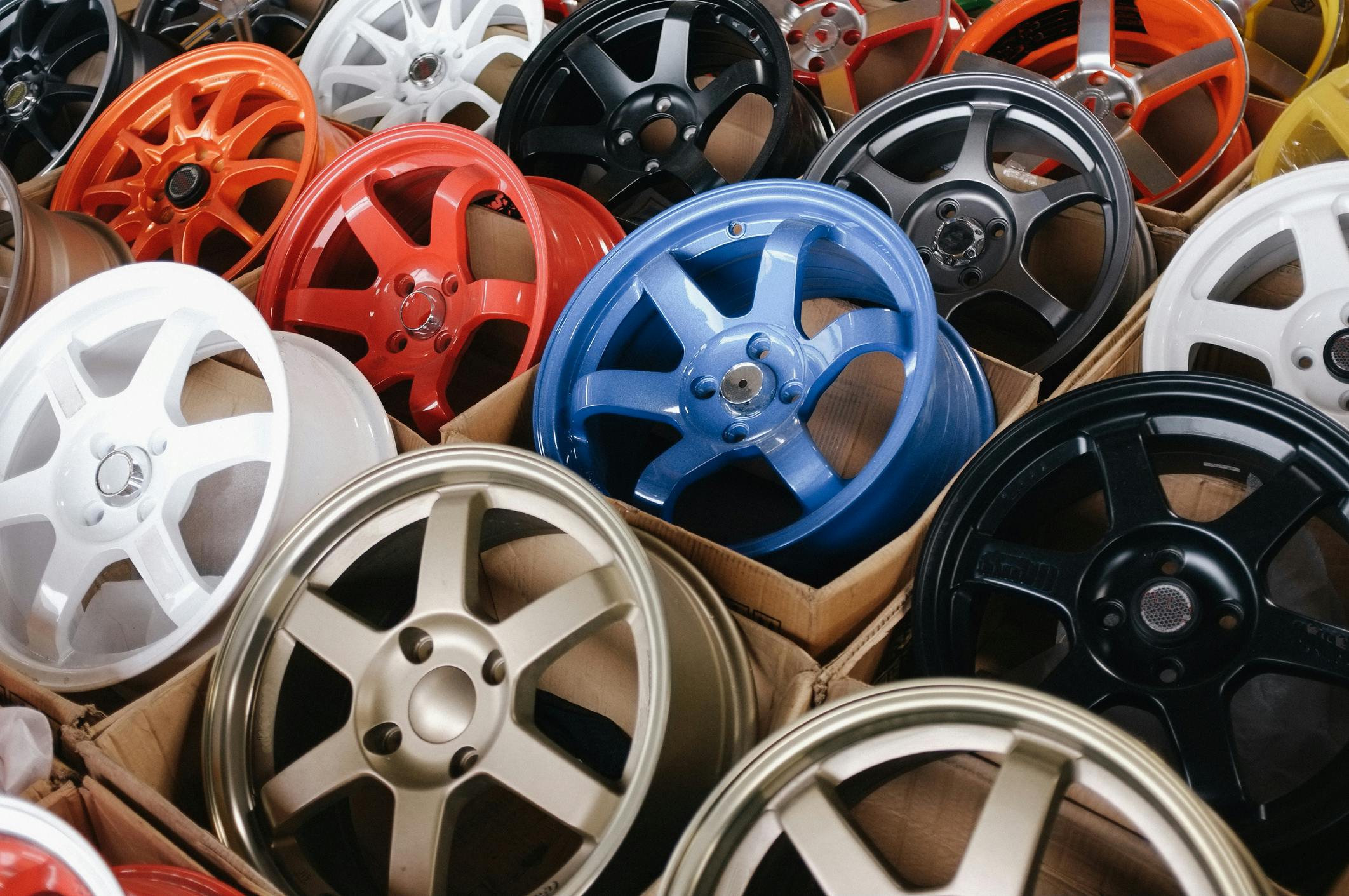 The best wheel face brush for scratch-free alloy wheels UK