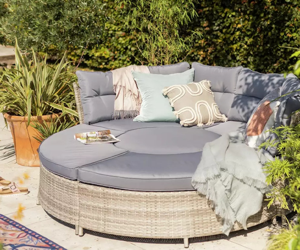 LIDL Have Launched An Inflatable Kayak For Just £40 - Grazia