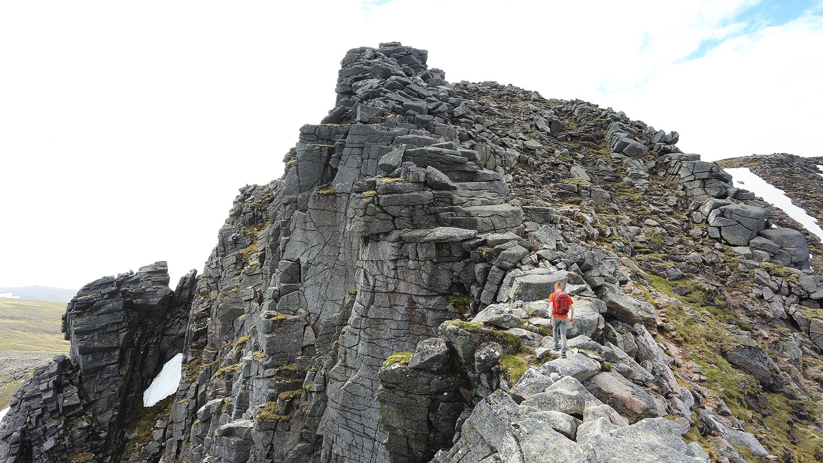 How to scramble the Fiacaill Ridge, Cairngorms | Route guide