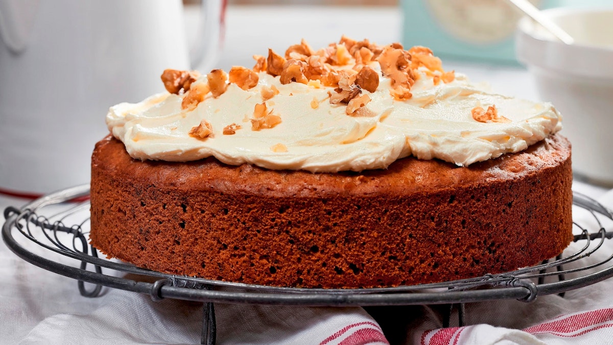 Apple, treacle & walnut cake | %%channel_name%%