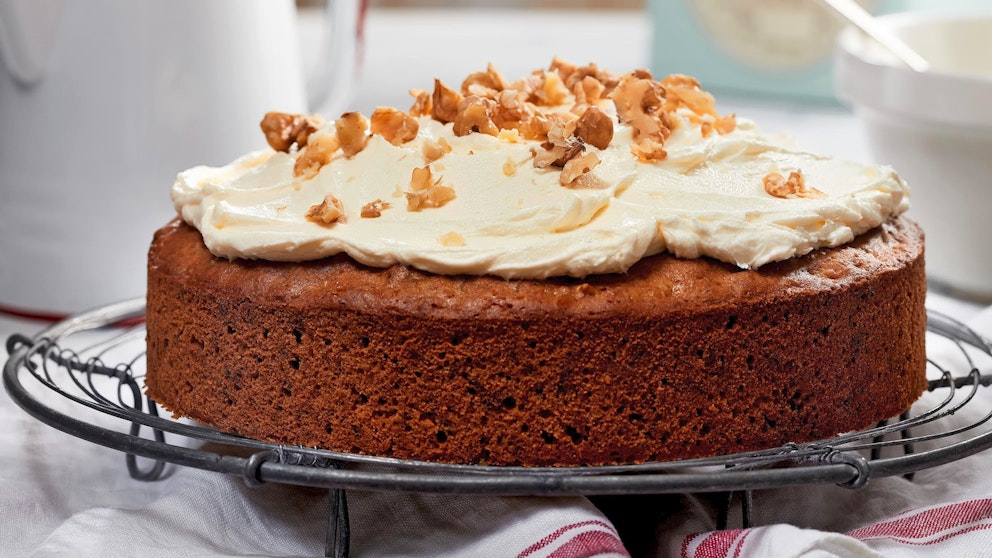 Apple, treacle & walnut cake | %%channel_name%%