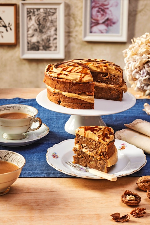 Apple, treacle & walnut cake | %%channel_name%%