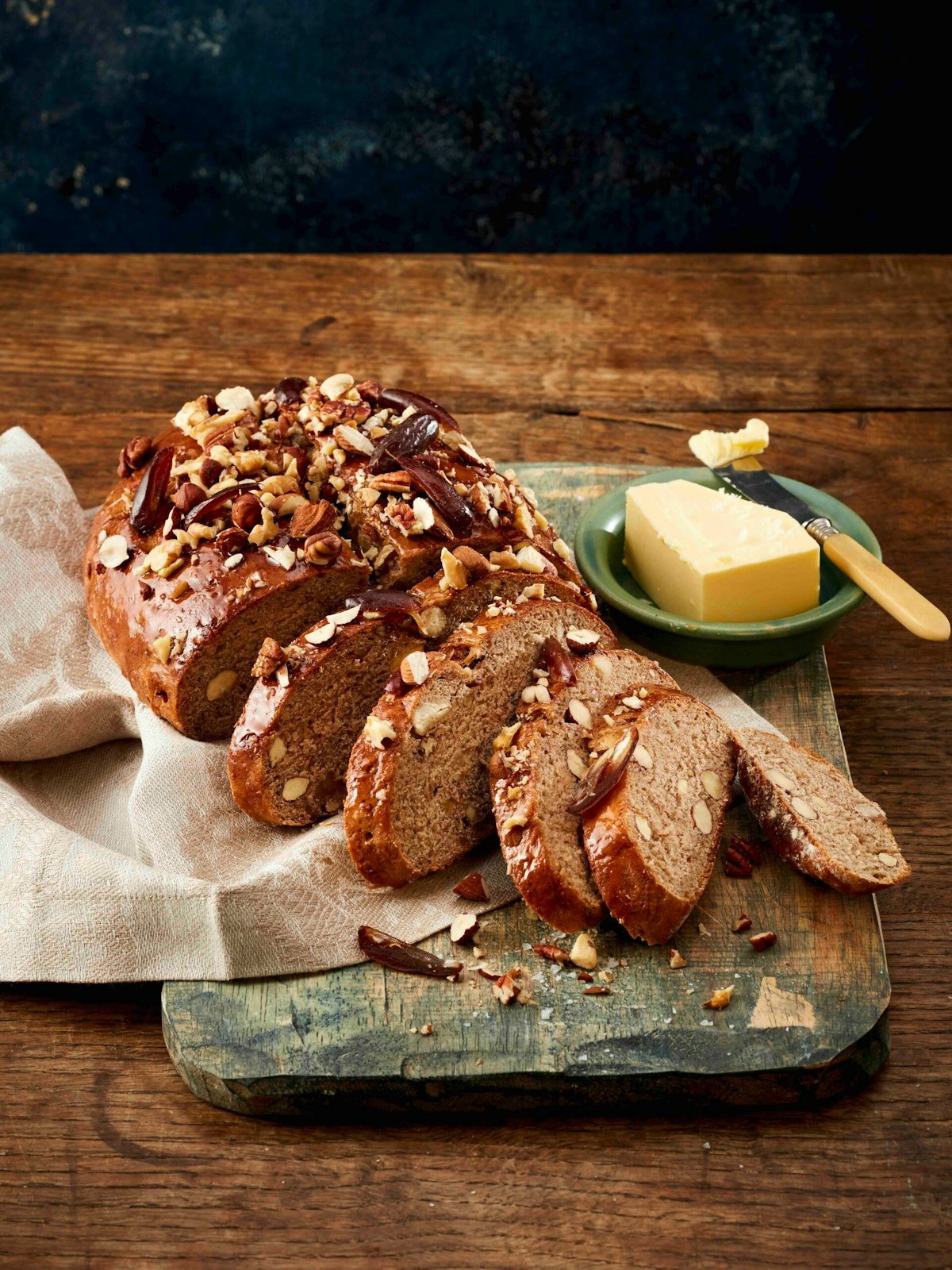Homemade date and nut loaf recipe: Easy, moist and delicious ...