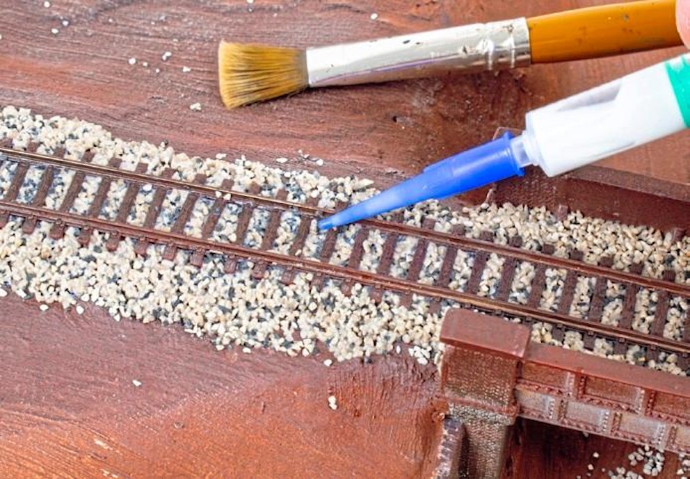 HOW TO BALLAST YOUR TRACK | Model Rail