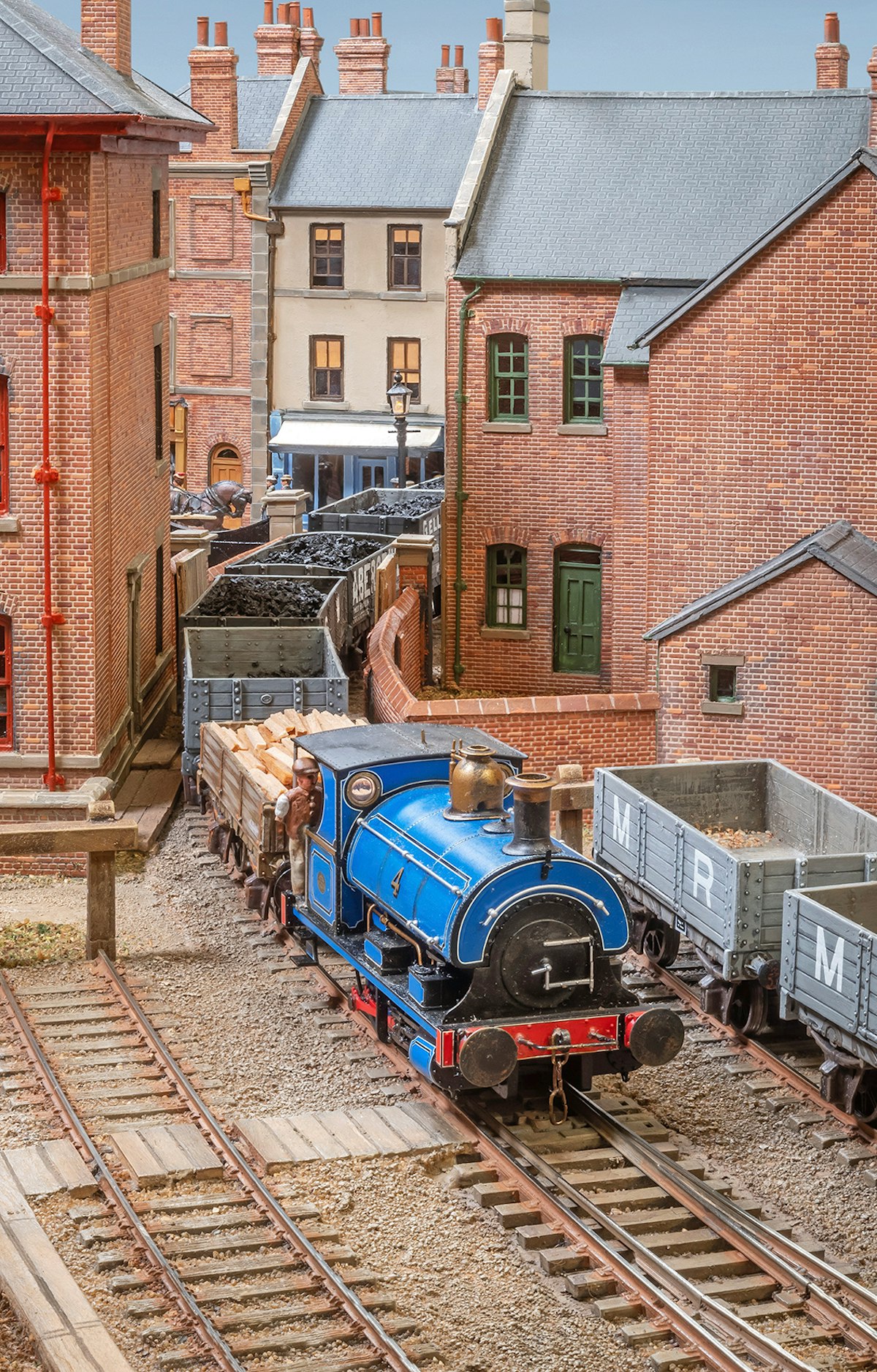 A layout with hex appeal | Model Rail