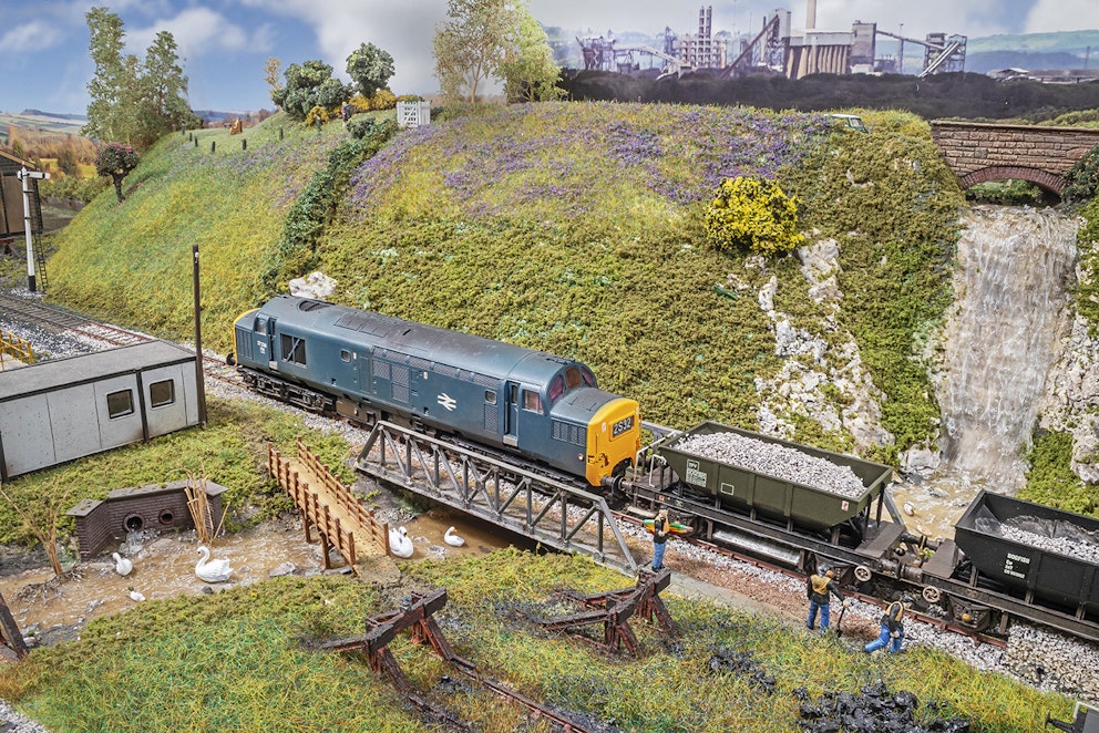 Working on a coal mine | Model Rail