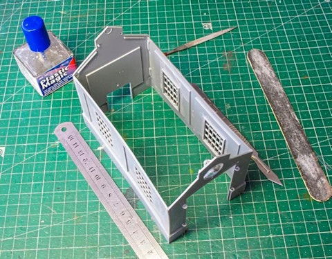 How To: Build a Classic Engine Shed Kit | Model Rail