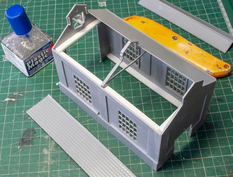 How To: Build a Classic Engine Shed Kit | Model Rail