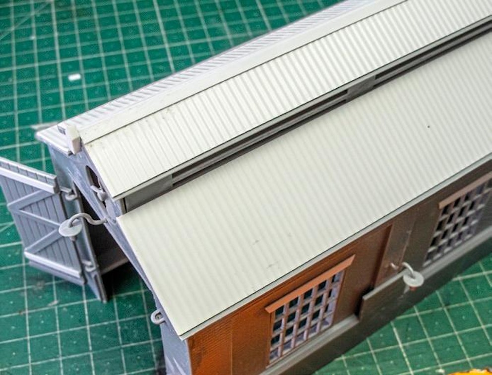 How To: Build a Classic Engine Shed Kit | Model Rail