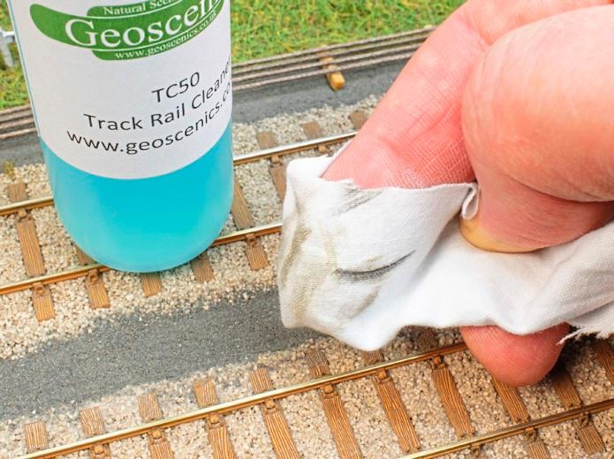 HOW TO: KEEP YOUR RAILS CLEAN | Model Rail