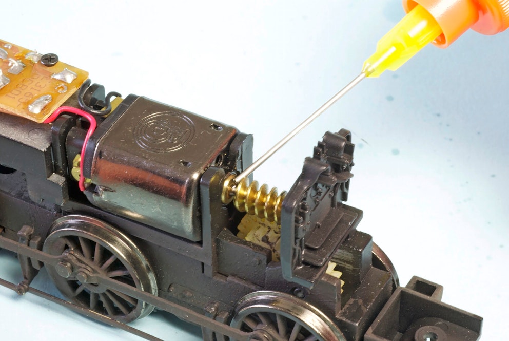 HOW TO: SERVICE LOCOMOTIVES | Model Rail