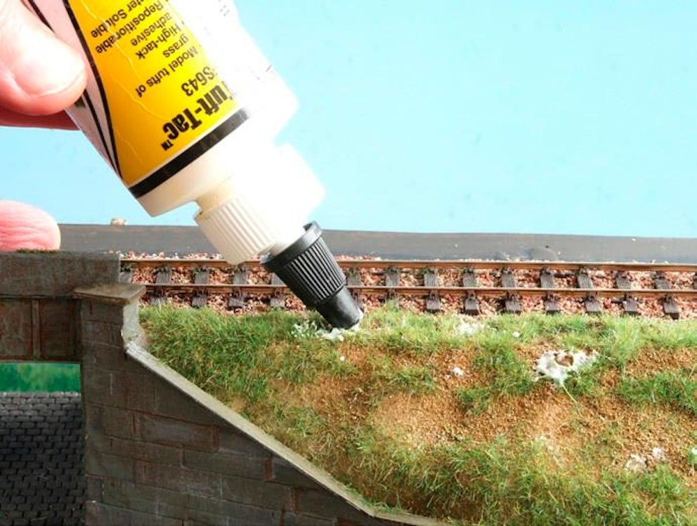 HOW TO: CREATE A REALISTIC EMBANKMENT | Model Rail