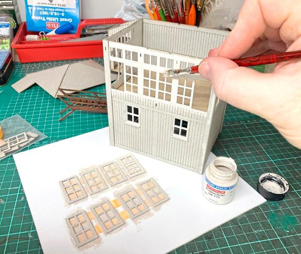 HOW TO: Build a Signal Box Kit