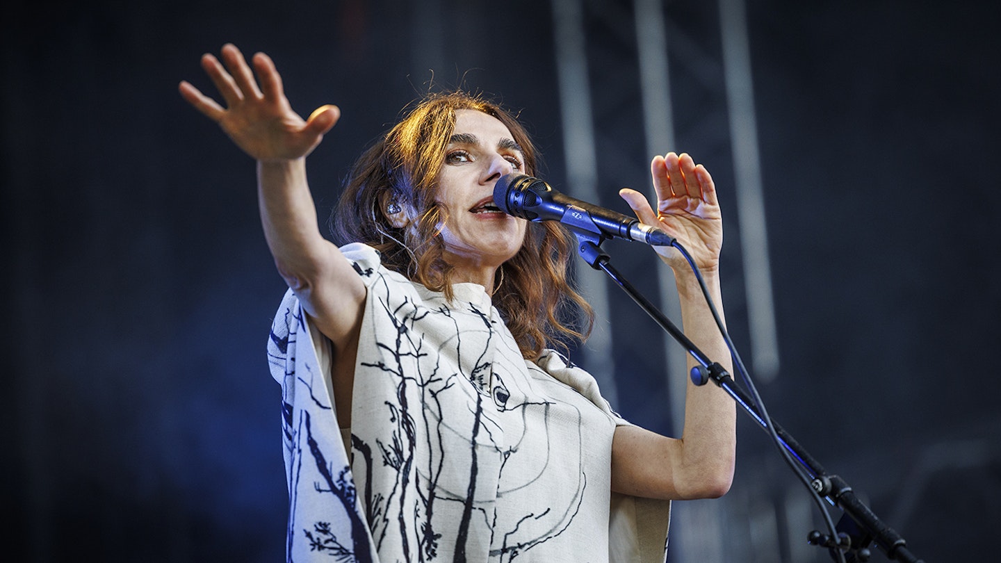 Pj Harvey Glastonbury 2024 Review - Saree Corrinne Pj Harvey Glastonbury 2024 Review - Saree Corrinne