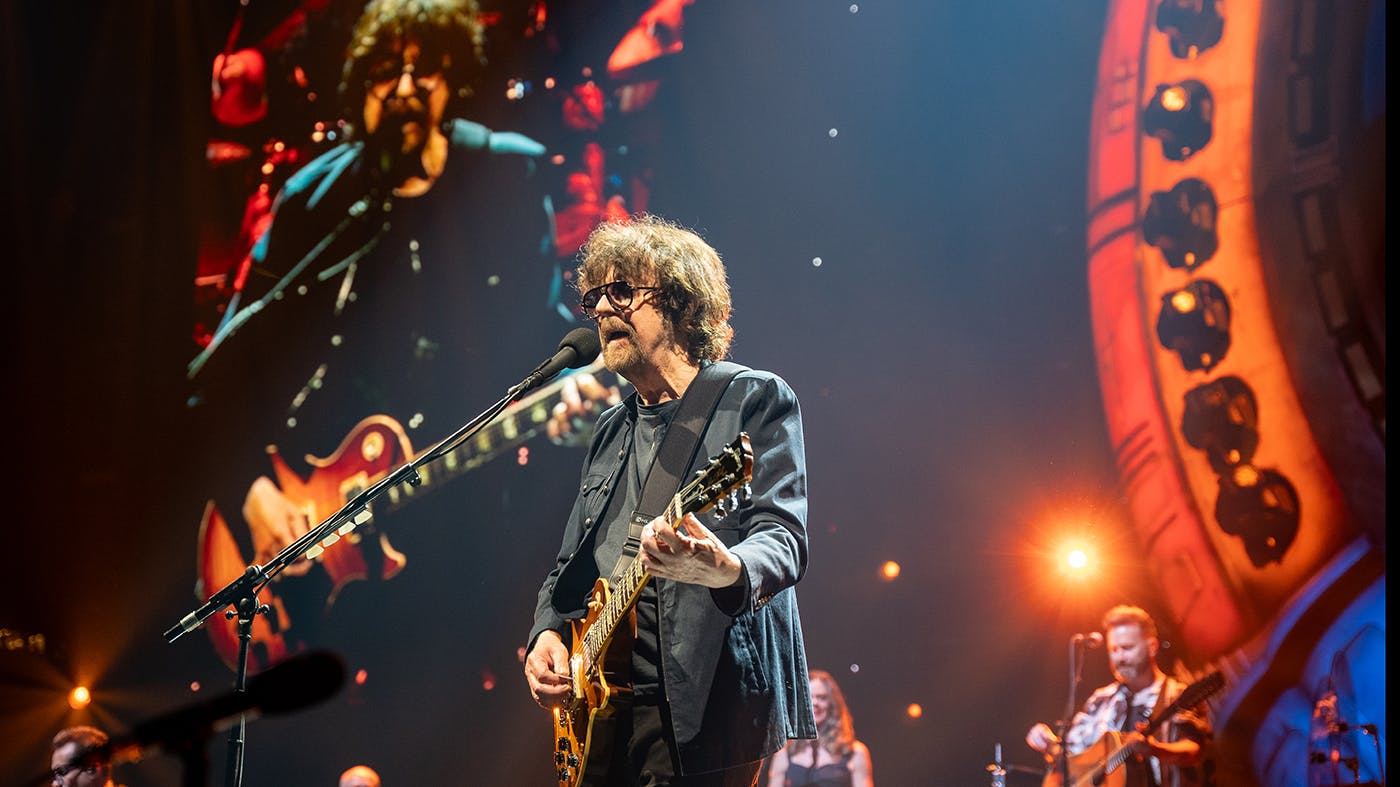 ELO Live Reviewed: Jeff Lynne’s final flight takes off to a soaring start