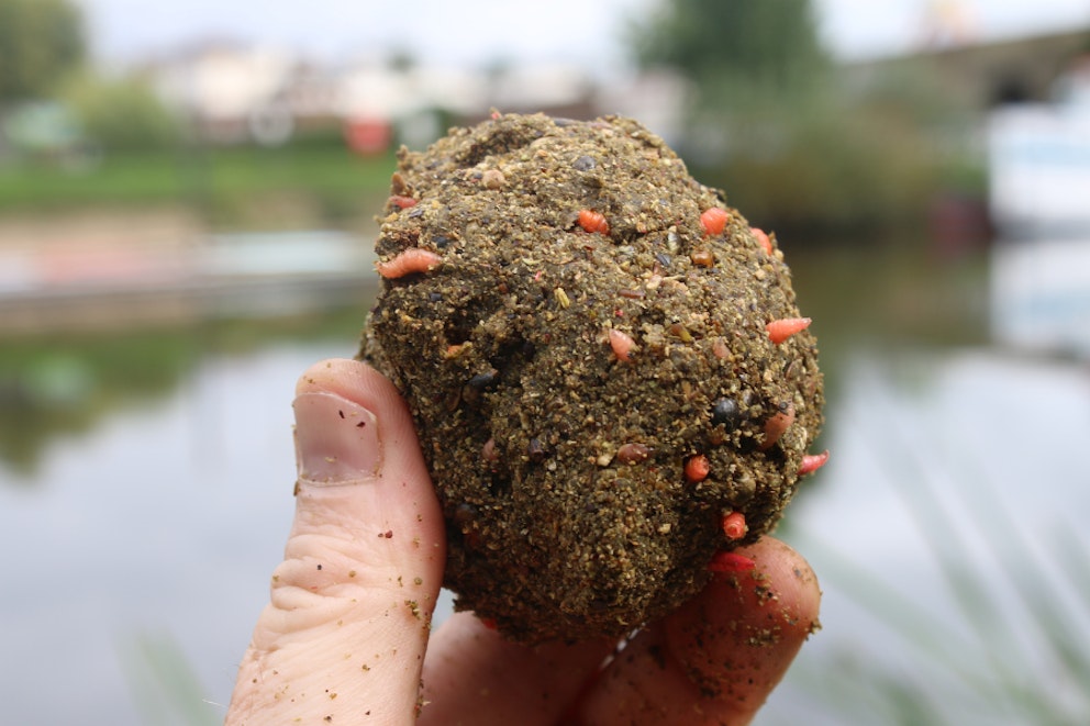 5 great ways to feed groundbait | Angling Times