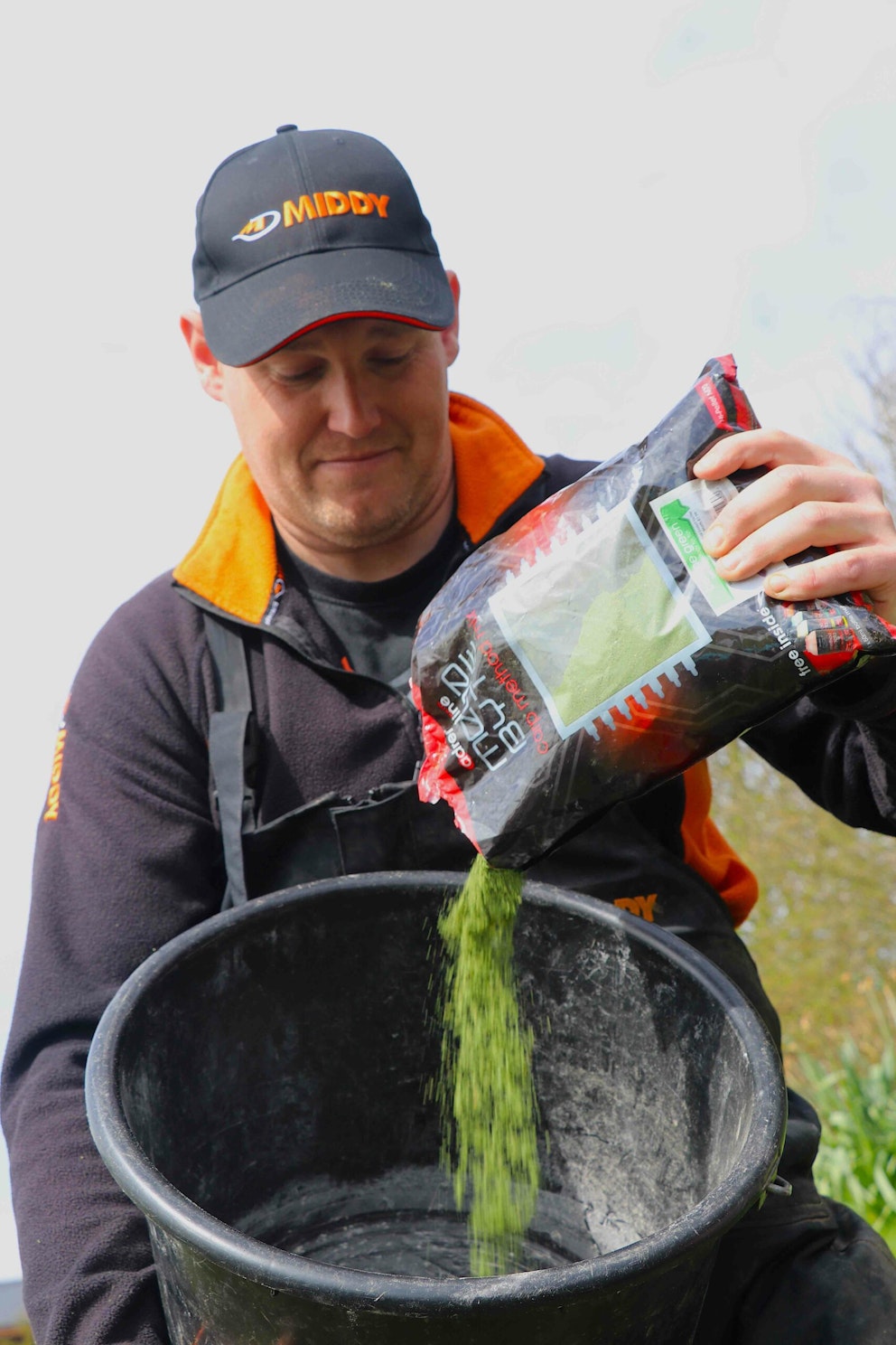 How and when to use groundbait on the Method Feeder | Angling Times