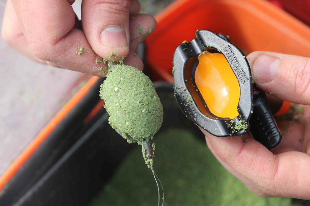 How and when to use groundbait on the Method Feeder | Angling Times