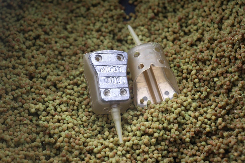 How and when to use groundbait on the Method Feeder | Angling Times