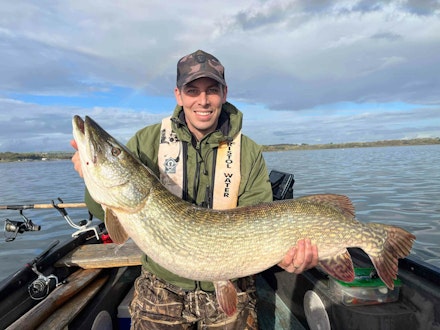 BRACE OF RESERVOIR THIRTY-POUNDERS! | Angling Times