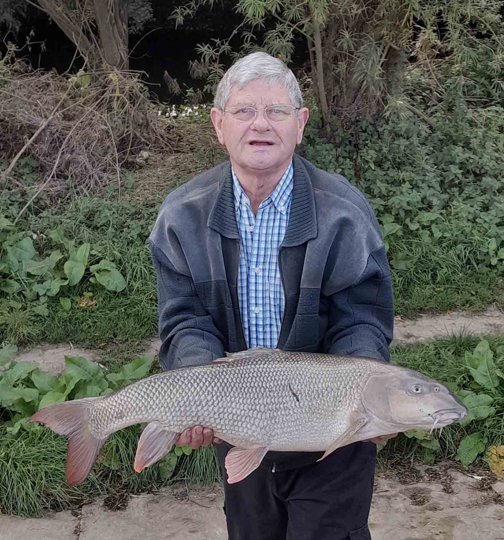 RECORD FISH FROM ONCE POLLUTED RIVER | Angling Times