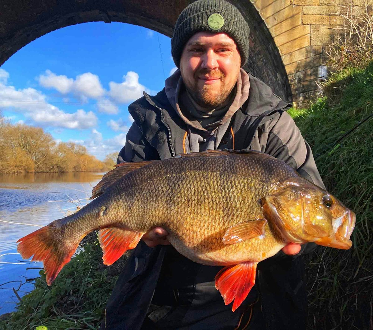 Short lunchtime session ends with GIANT PERCH! | Angling Times
