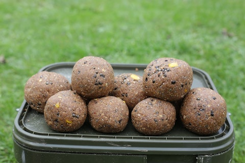 How to fish the method feeder for big carp | Angling Times