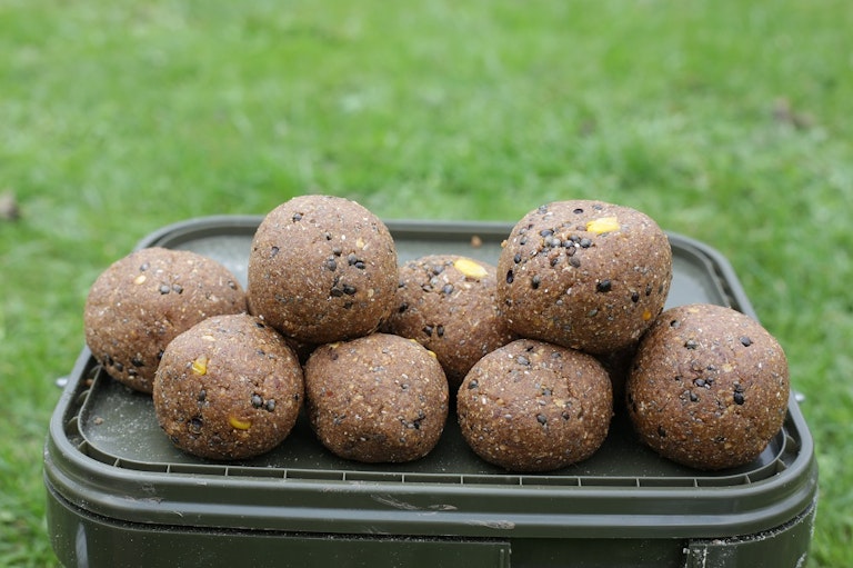 How to fish the method feeder for big carp | Angling Times