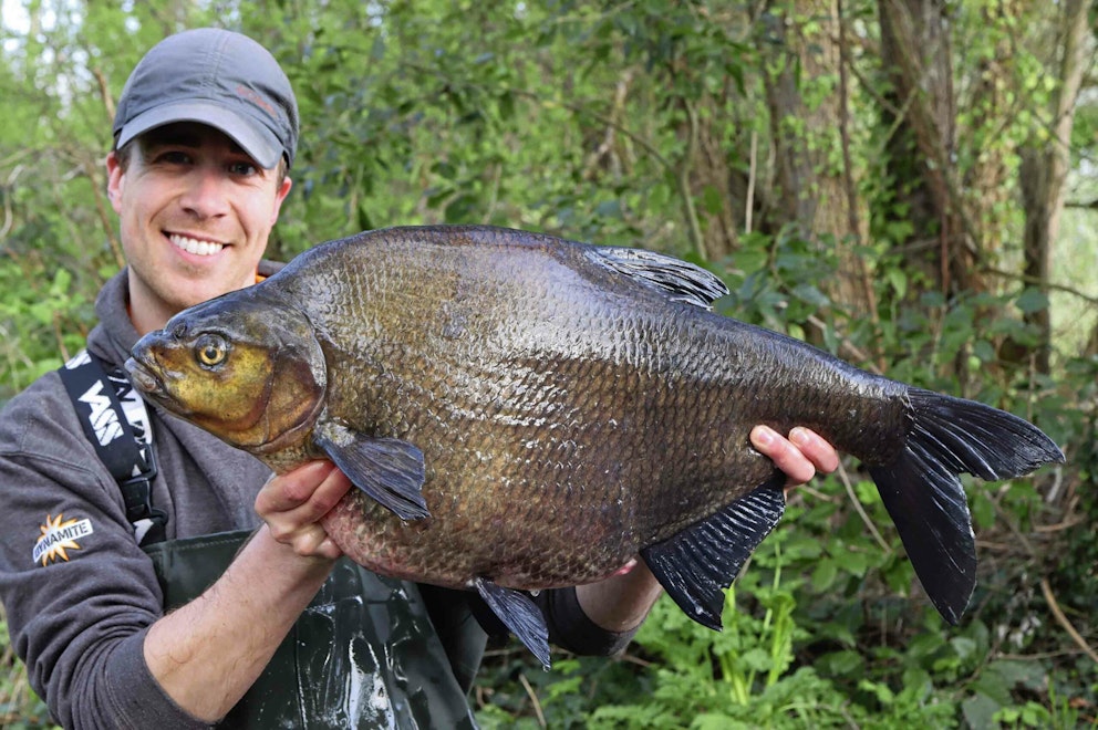 15lb-plus bream tops run of doubles | Angling Times