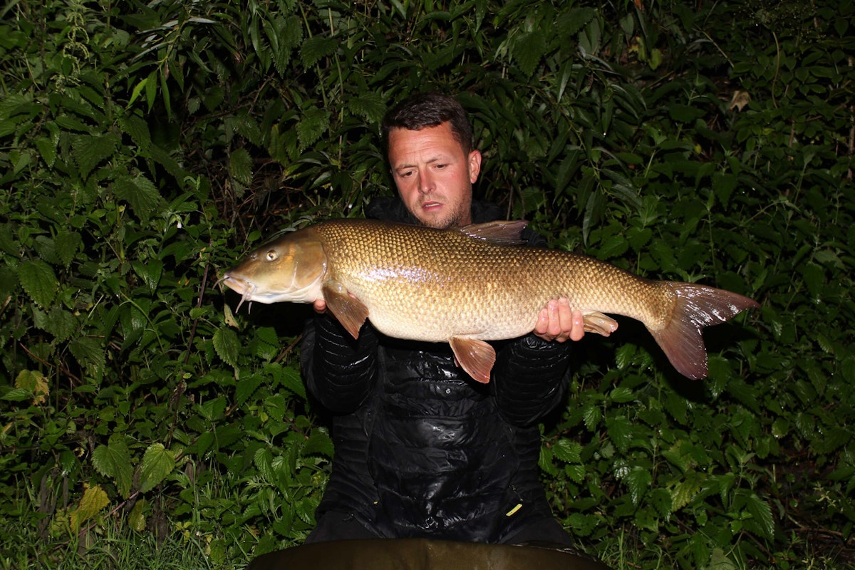 Amazing 17lb-plus barbel tops spell of huge specimens on the Lea ...