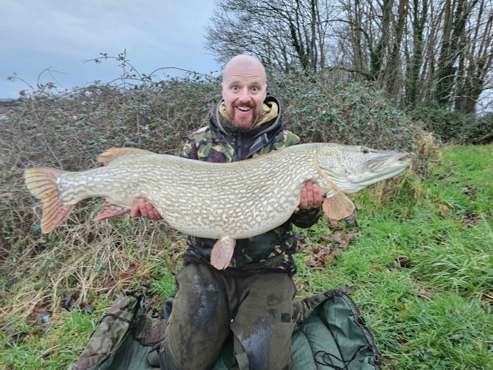 Monster 47lb 5oz pike beats British record at Chew Valley Lakes ...