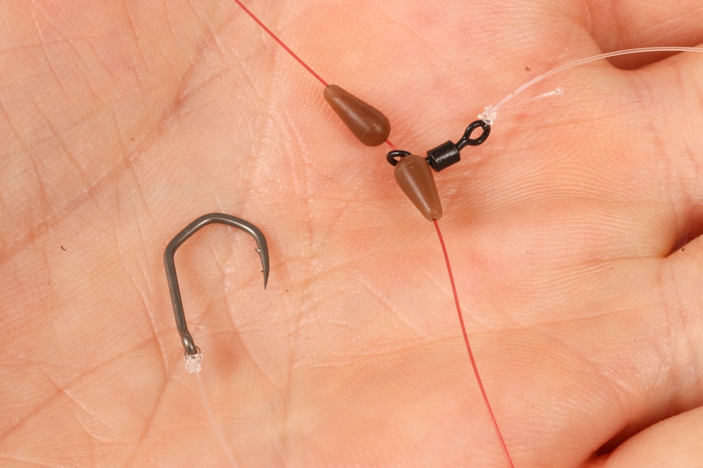 How to tie a sunk float paternoster rig for specimen perch fishing ...