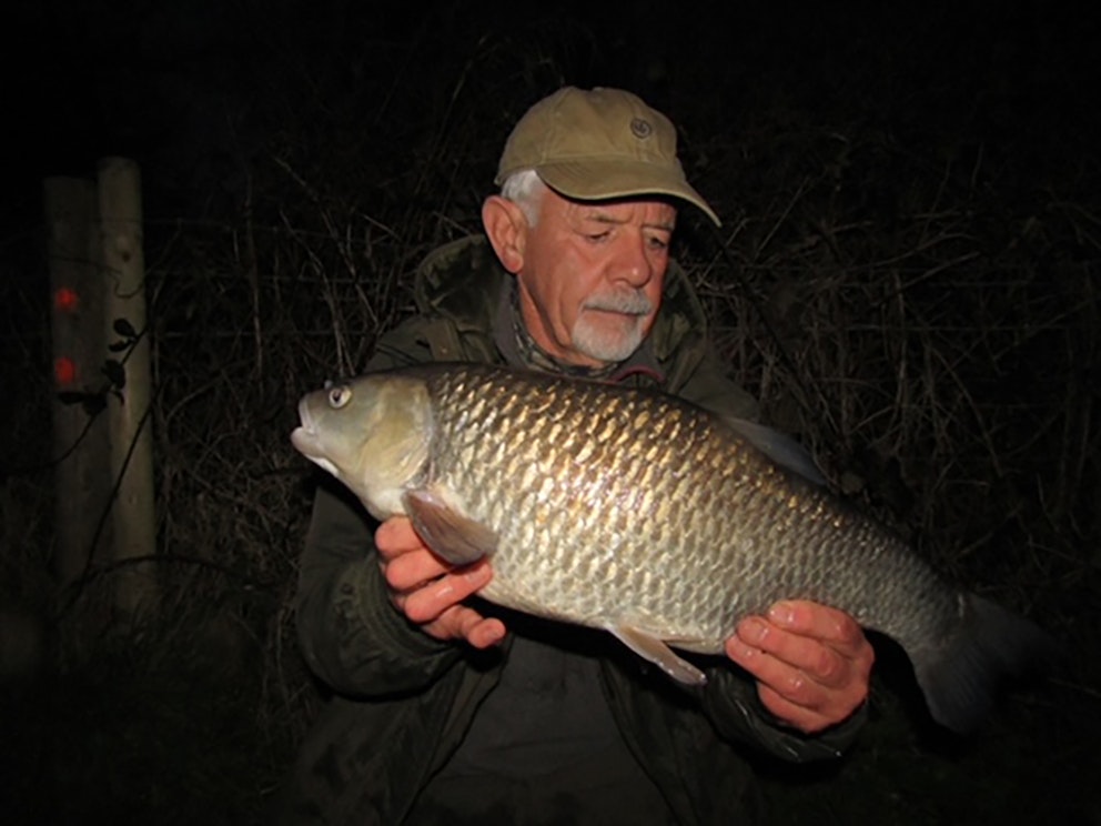 Astonishing 40lb-plus river carp tops unbelievable end to the season ...