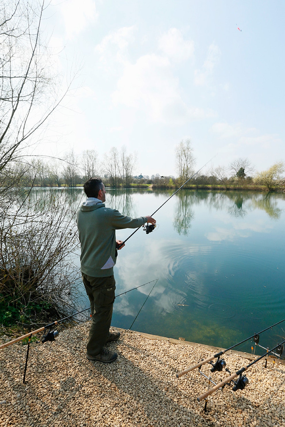 How to find the best fishing spots in a lake | feature finding guide ...