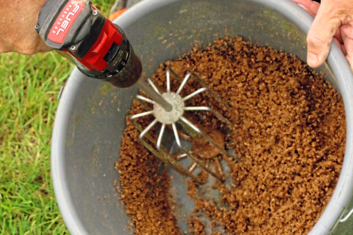 How to prepare groundbait | Steve Ringer | Angling Times