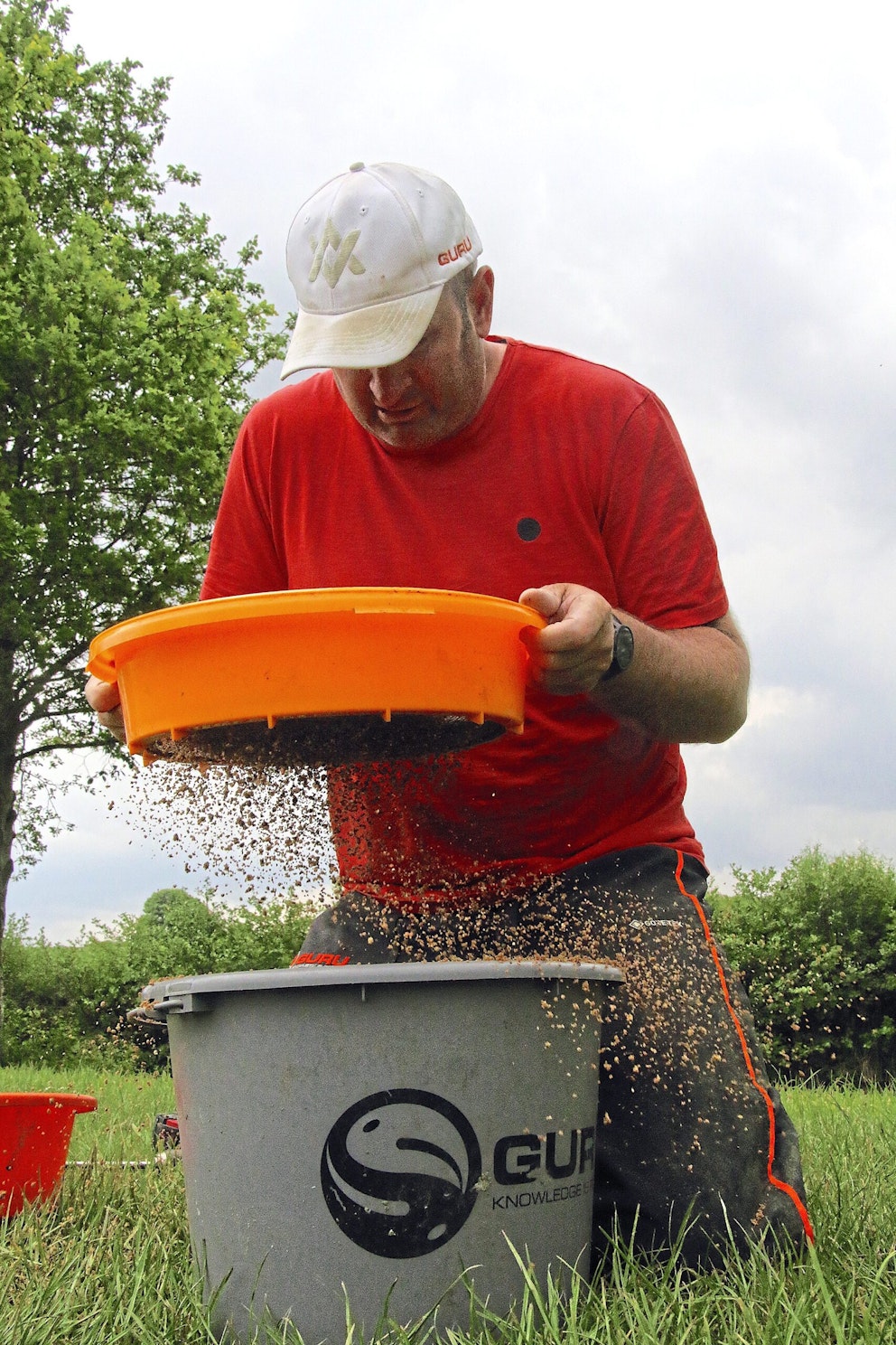 How to prepare groundbait | Steve Ringer | Angling Times