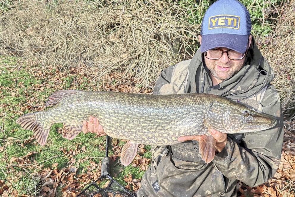 Effective deadbait float fishing rig for pike | Angling Times