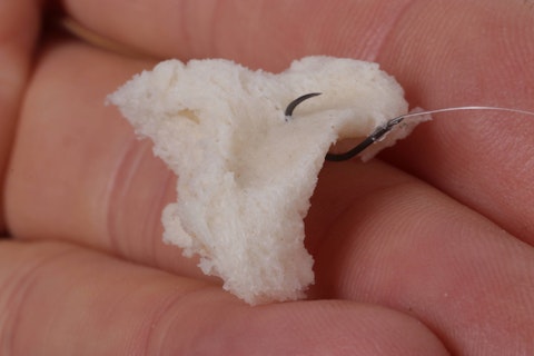 Bread feeder rig for big river roach | Angling Times