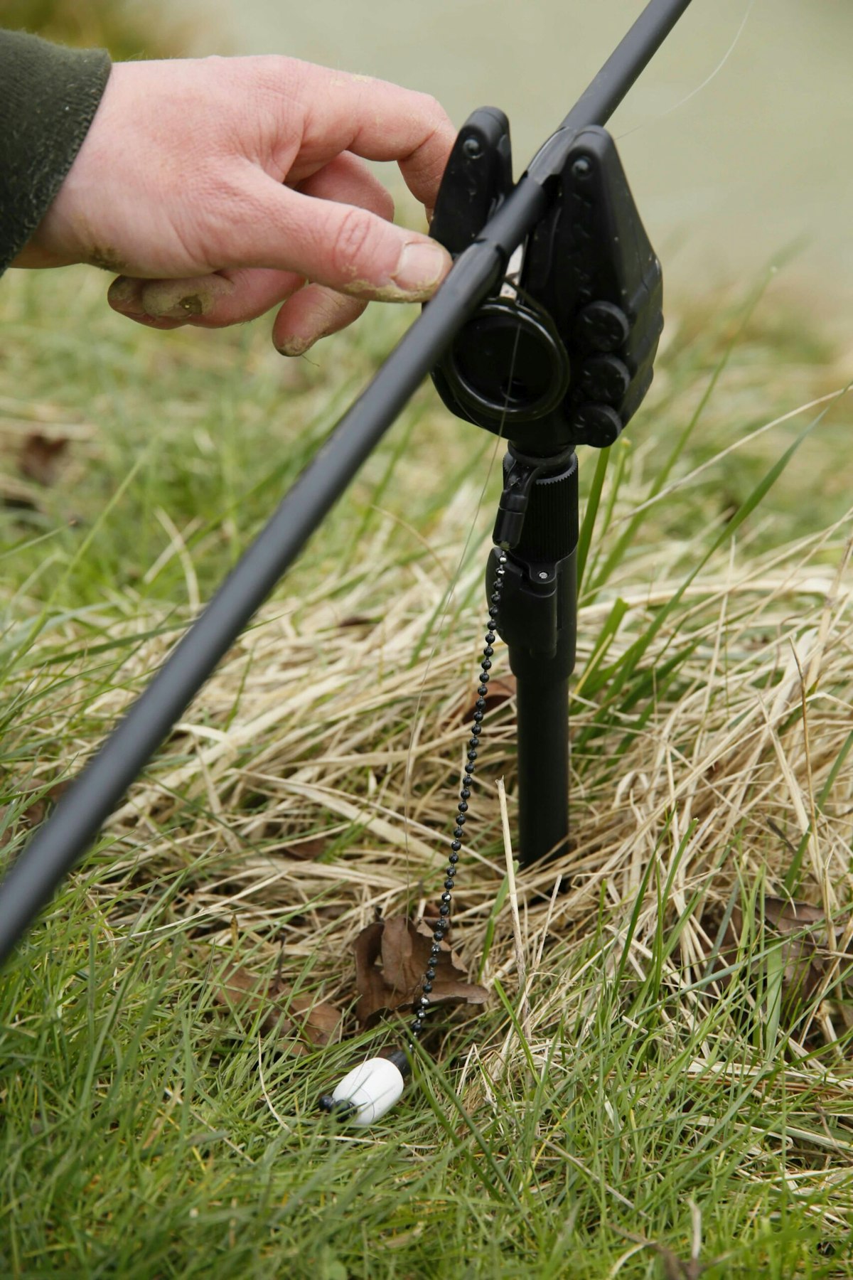 A Beginner's Guide to Setting Up Your Fishing Bite Alarm