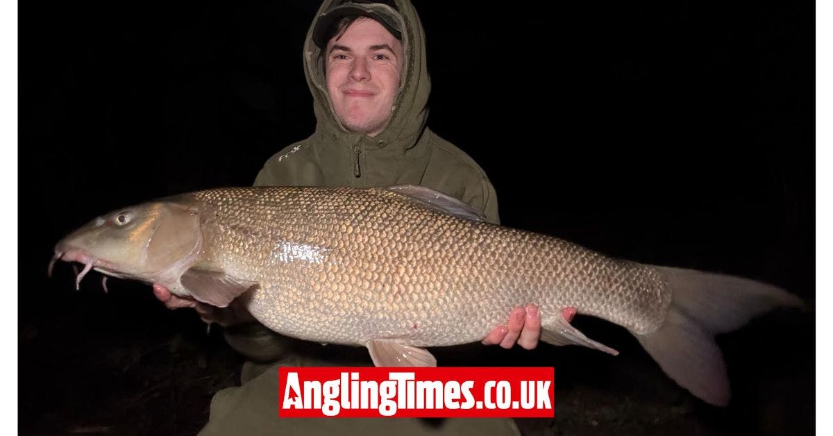 Record-equalling barbel landed from the Dorset Stour | Angling Times