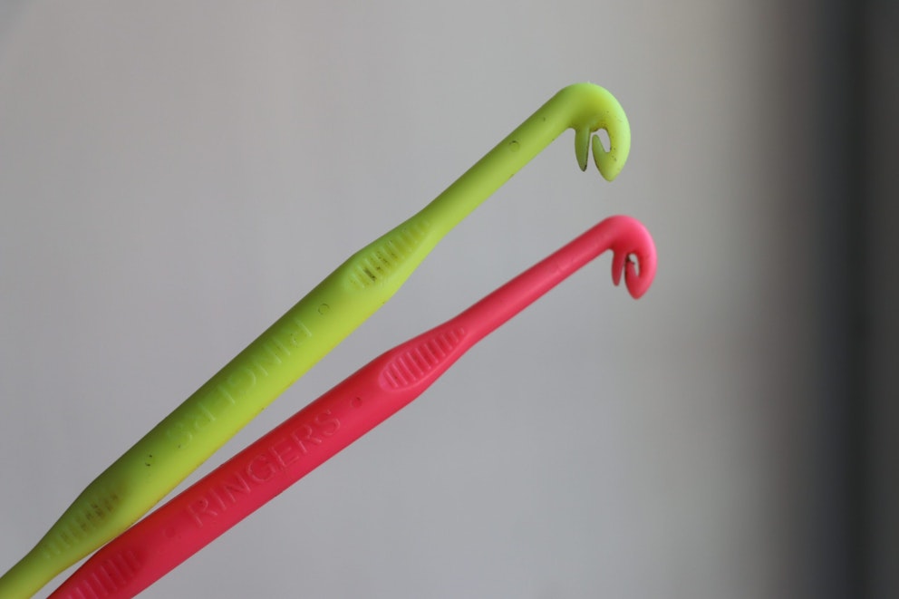 How to use a loop tyer: Tie perfect loops every time