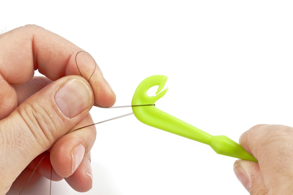 How to use a loop tyer: Tie perfect loops every time