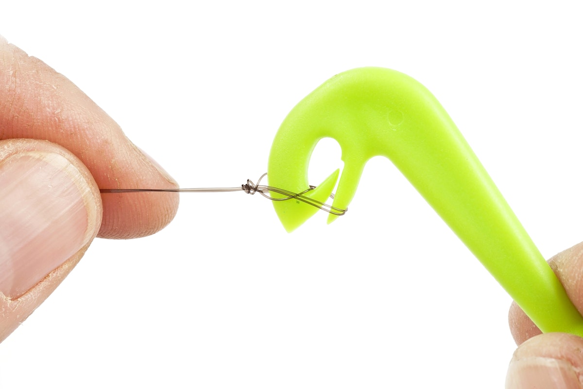 How to use a loop tyer: Tie perfect loops every time