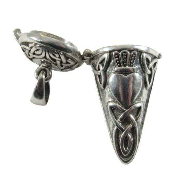 What is a pendulum and how to use it for guidance or healing